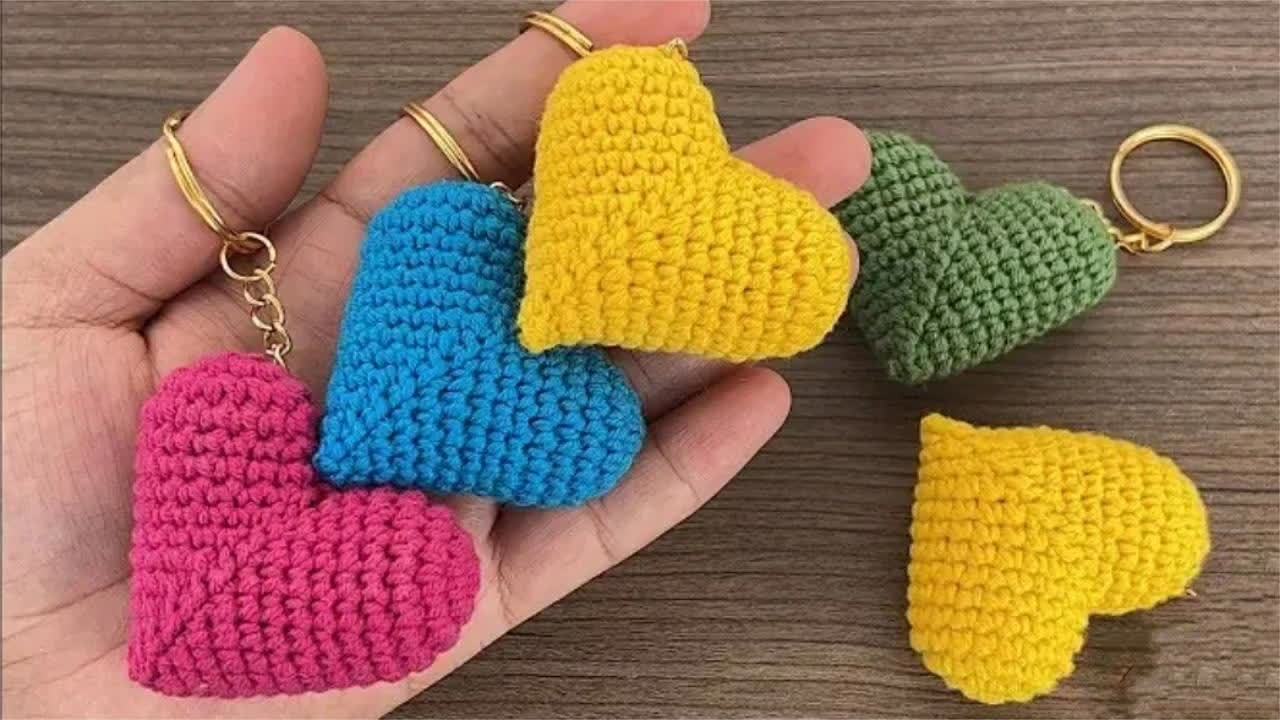 零碎毛线巧编心形小挂件,简单短针完成,新手看看都会