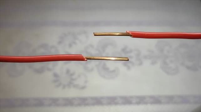 硬线接硬线,有经验的电工都会这样接电线,牢固耐用又美观