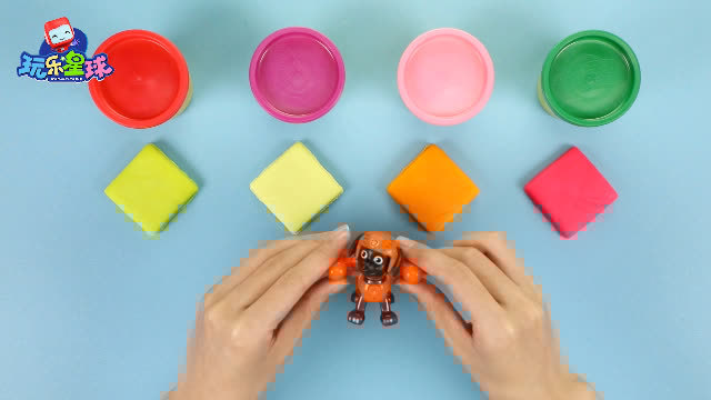 汪汪队路马玩彩泥,头脑大风暴,4乘以1等于几?