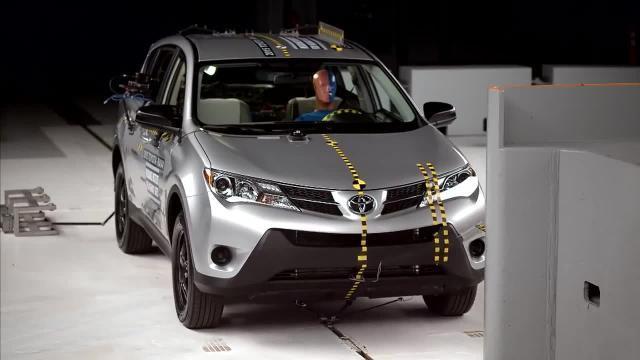 丰田Toyota RAV4 驾驶侧 25%小截面 碰撞测试