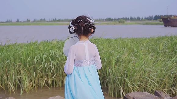 要么穿上汉服柔情万里,要么穿上旗袍温文儒雅