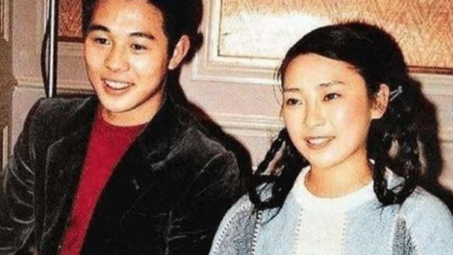 离婚28年后,李连杰和前妻再相聚,合照黄秋燕站位实在太辛酸