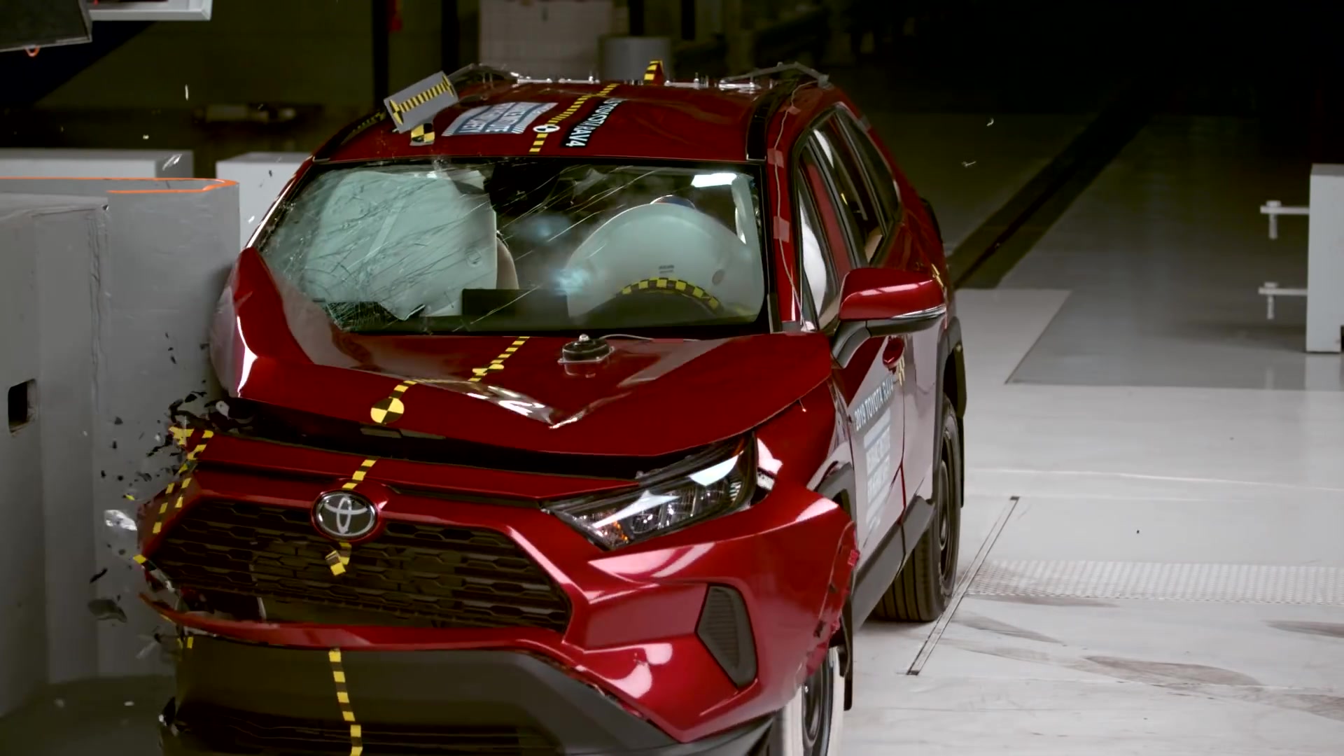 2019丰田荣放IIHS碰撞测试 Toyota RAV4
