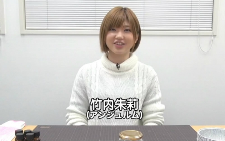 妹子教你制作蜡烛和房间喷雾器