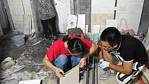 用推刀砌割瓷砖教学视频,贴瓷砖教学视频,贴瓷砖方法