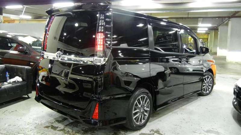 丰田全新MPV即将入华,大7座近5米,13万让你开上“埃尔法”!