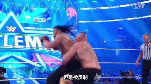 双腰带开战!布洛克被分散注意力,罗门伦斯比赛放大话 (1)