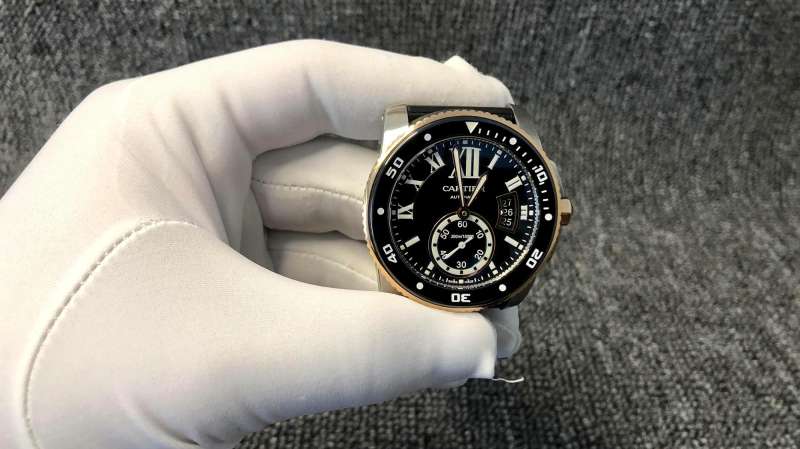 今天我拿朋友的卡地亚手表来给你们展示一下视频吧!