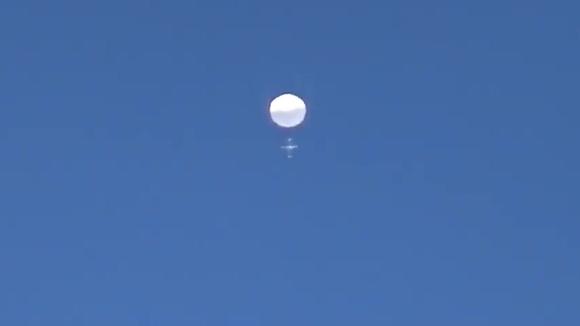 日本多地市民目击巨大UFO 政府:还无法确认是什么