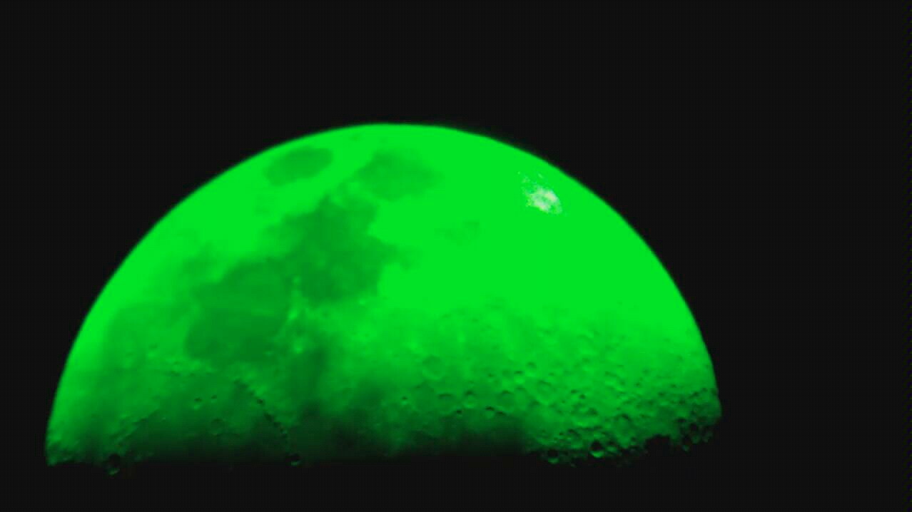 五一假期第一个晚上70小望远镜拍摄月亮后pipp月亮稳定了很多。