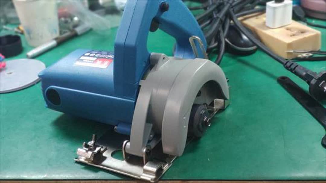 100内的我不敢买,这款石材切割机135元,也算是个名牌,看看咋样