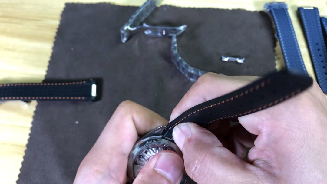 欧米茄海马150换胶带教程