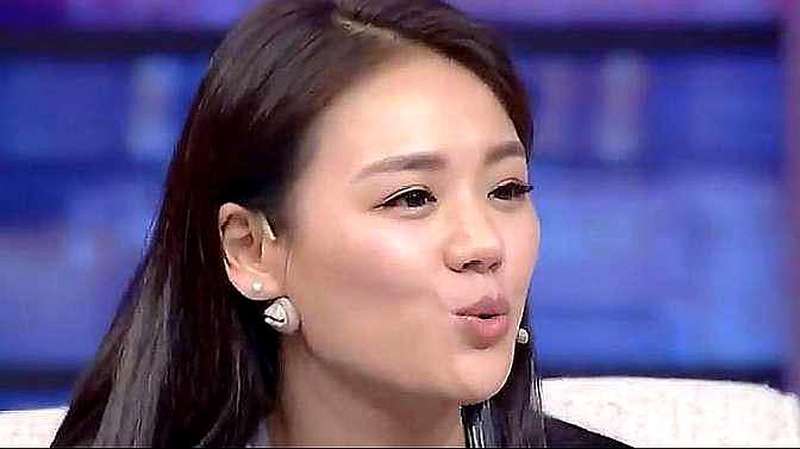 马思纯自曝自己不会性感,现场绕戴军跳“钢管舞”,看不下去