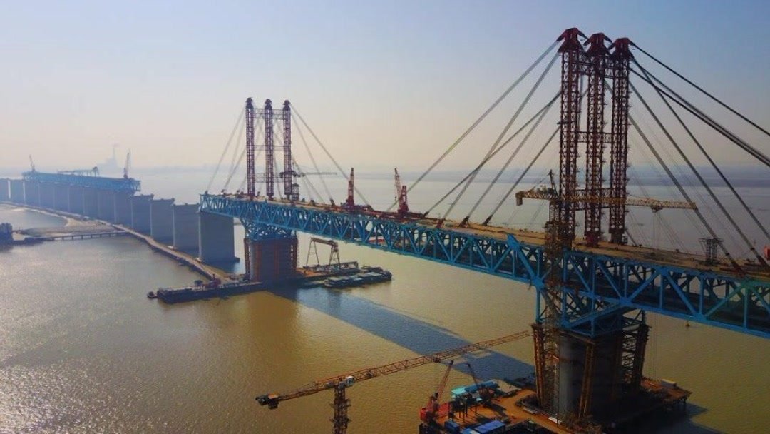 我国建世界跨度最大的公路铁路两用大桥