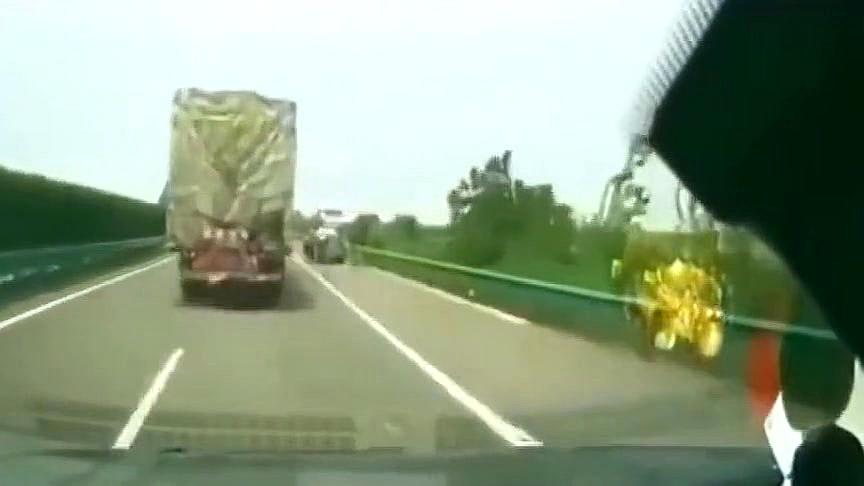 行车记录仪:高速飙车,行车记录仪下的惨烈车祸!