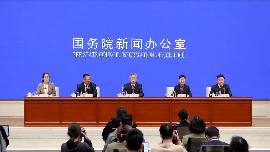 赋予执法人员行政检查手段,加强对企业信息公示违法行为的监管