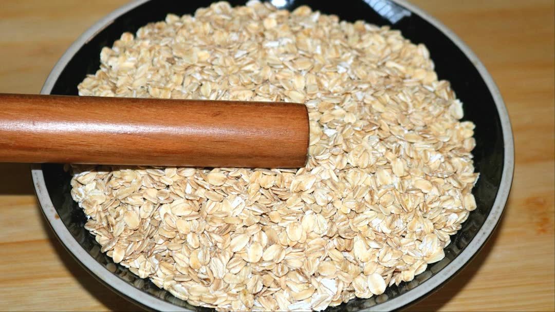 春天多吃燕麦,教你好吃做法,咸香味美,减脂又降糖,越吃越健康