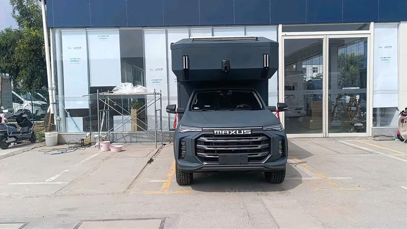 顶配大通原厂探索家T90越野房车,外观机甲防爆,内部私人影院