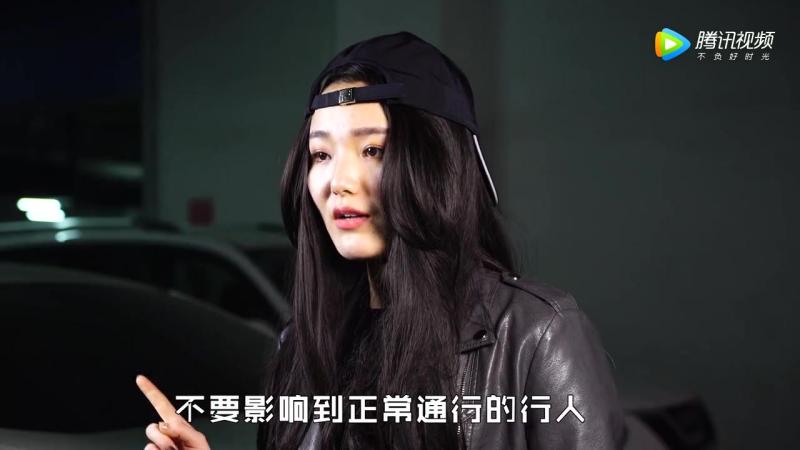 几种红灯不能右转的情况,开车上路多注意,别忘了观察路标指示牌