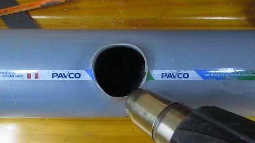 PVC排水管坏了有个洞,老师傅现场快速维修教程,这波操作又简单