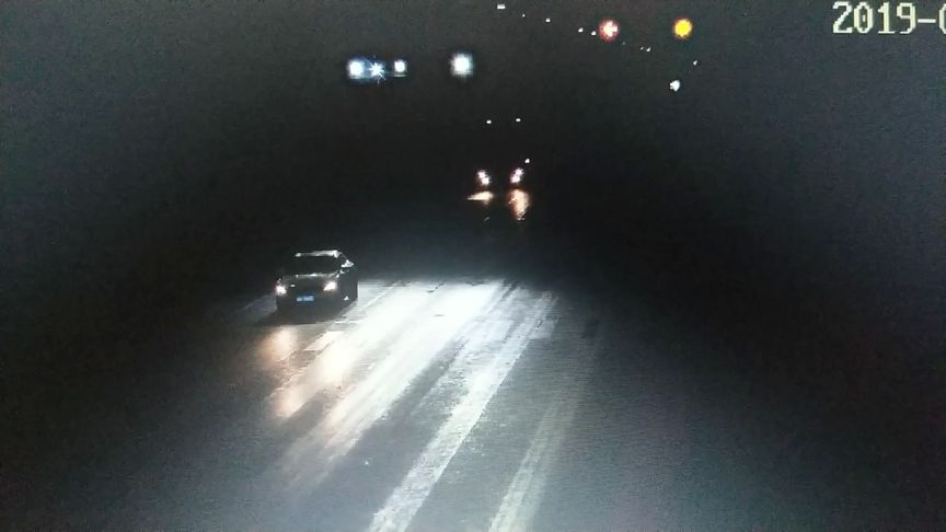 #典型事故案例# 警示!夜间大货车车速过快追尾前方车辆