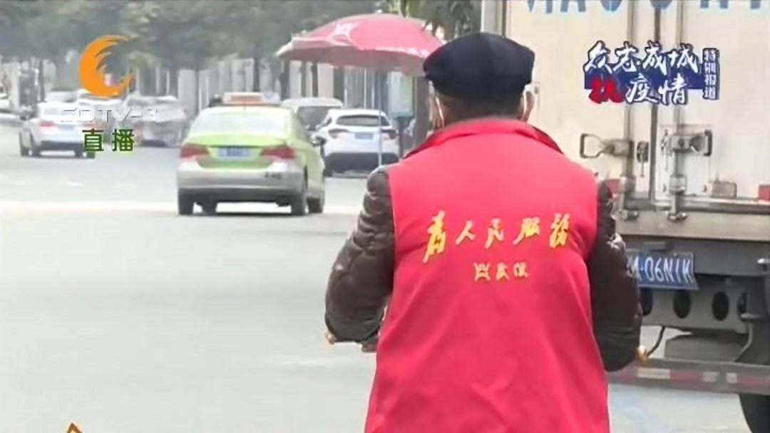 七旬大爷变身移动“大喇叭”疫情宣传进万家