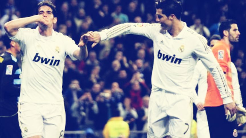 原来和卡卡是真爱!C罗皇马7大让点时刻,鼓励本马、助卡卡获首球