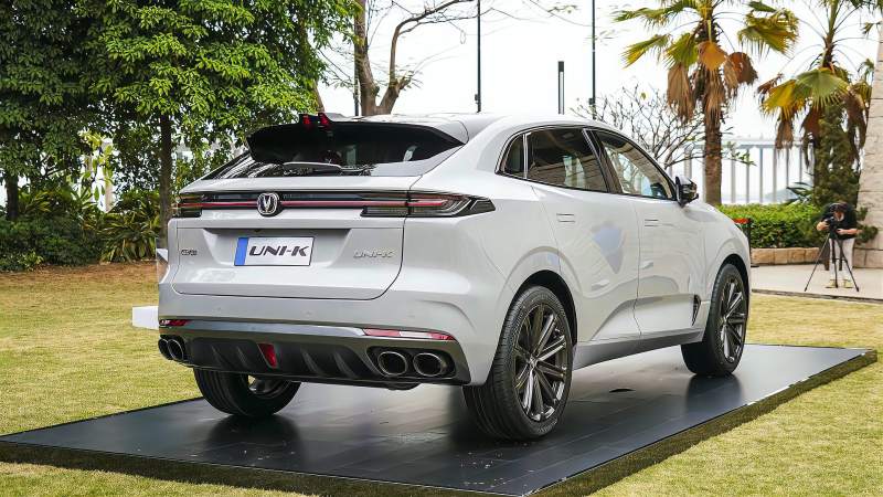 续航1100KM!长安终于亮出底牌,UNI-K混动油耗5个,轴距2890mm