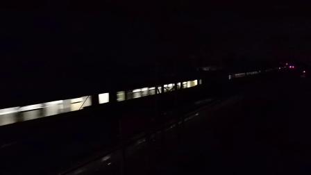 20220518 205605 阳安铁路客车K205次列车通过王家坎站