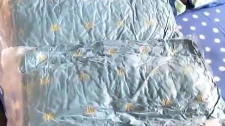 质量很不错的羽丝绒绣花枕头,枕起来很舒适,性价比很高哦