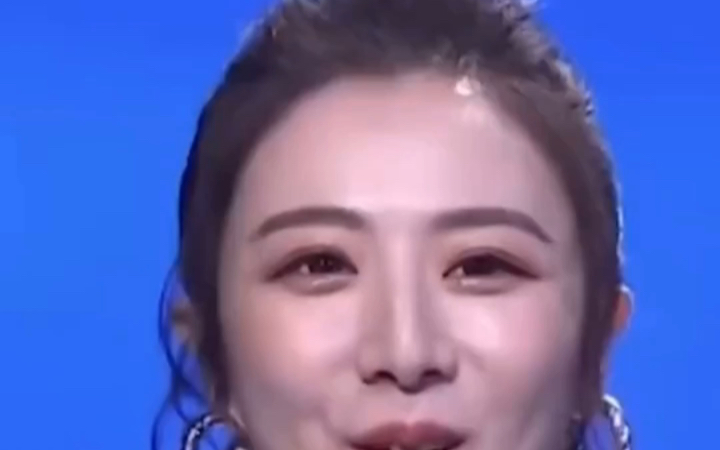 继王力宏后又一翻车网红,网络主播薇娅偷逃税被罚,追缴税款滞纳金...