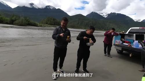 骑摩托车去西藏,碰到最强倒骑驴庞巴迪,购置税能买一辆宝马!