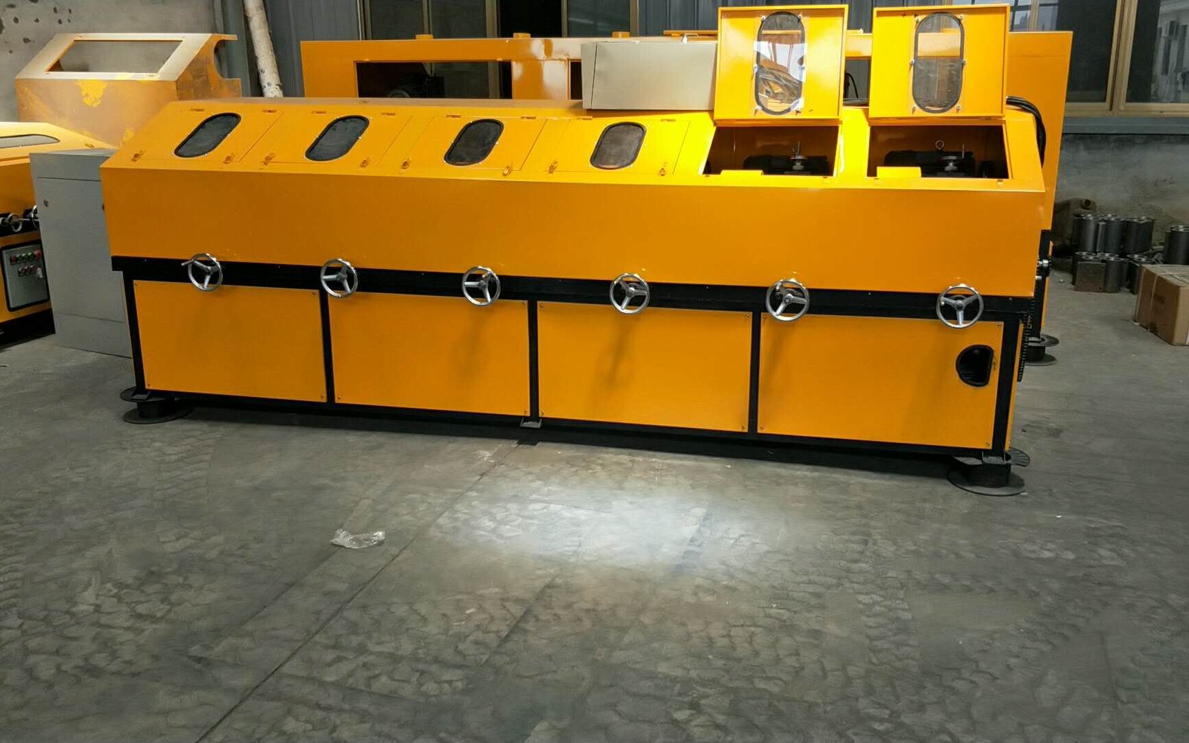 各种管材棒材表面打磨抛光 拉丝 除锈环保六工位圆管抛光机