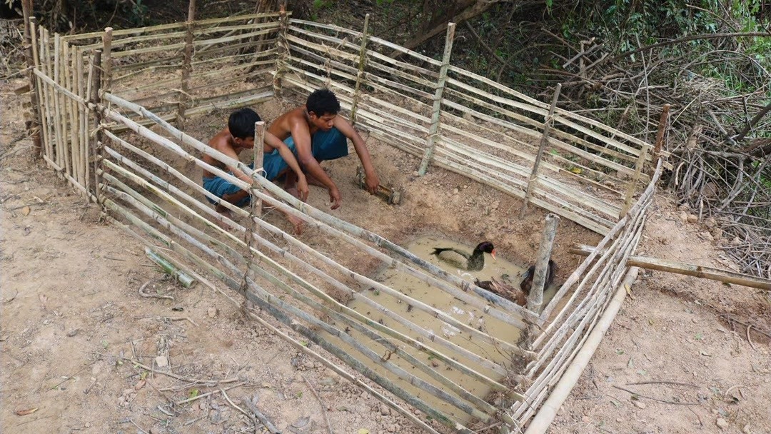 现实版“我的世界”,荒野生存大师徒手建造地下别墅,还带泳池