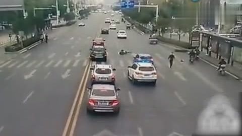 过年了骑电动车要注意安全