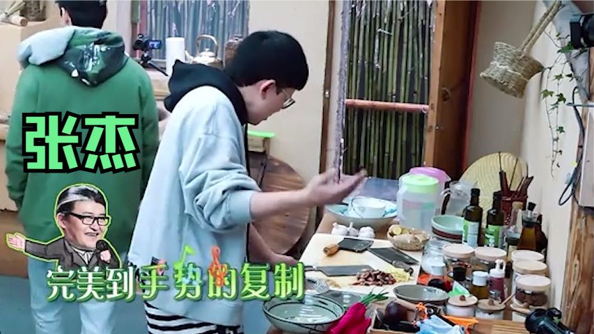 张杰模仿众明星唱歌,完美到手势都复制!盘点明星神模仿唱歌场面