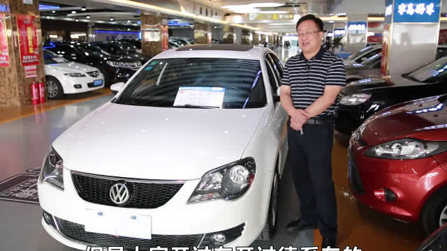 老司机都喜欢开的车手动挡宝来,外观时尚显运动