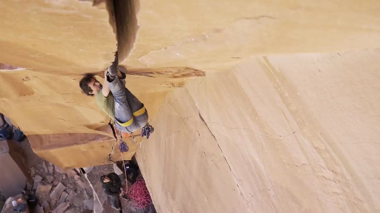 Adam Ondra 完成传统攀Belly Full of Bad Berries 5.13b(无剪辑版)