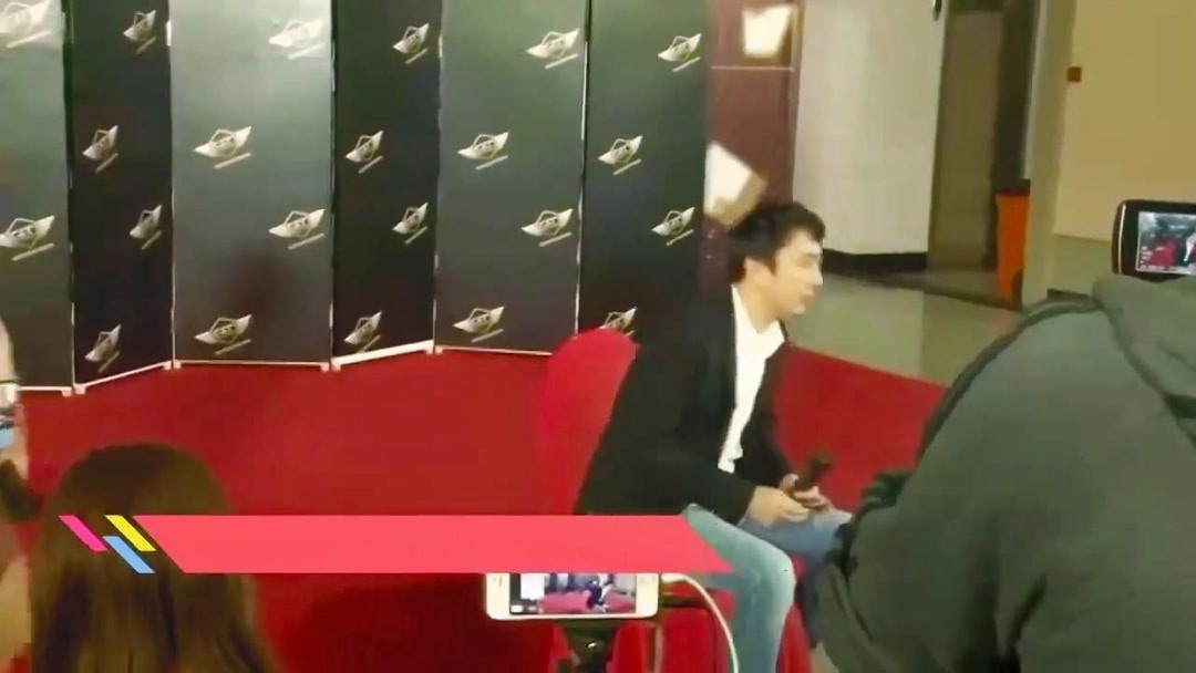 王思聪现身餐厅被网友偶遇 饮食精致身边无女伴