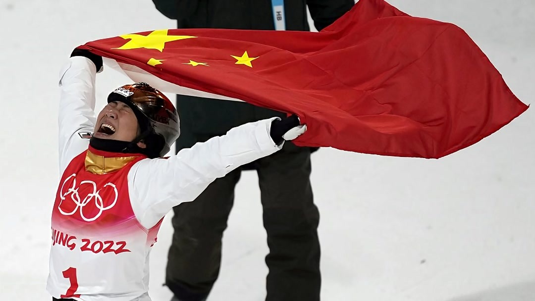 超燃混剪!徐梦桃追梦16年终登顶 生涯28冠造就传奇