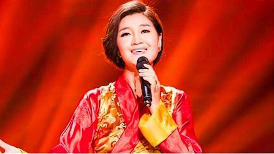降央卓玛演唱《马儿呀你慢些走》巅峰音乐会现场版