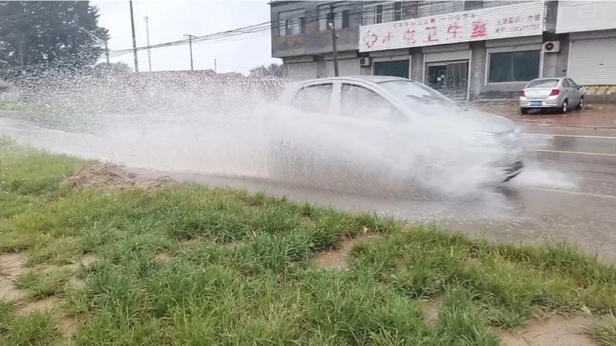 这样的天气路况,鸿日电动车能过去吗?