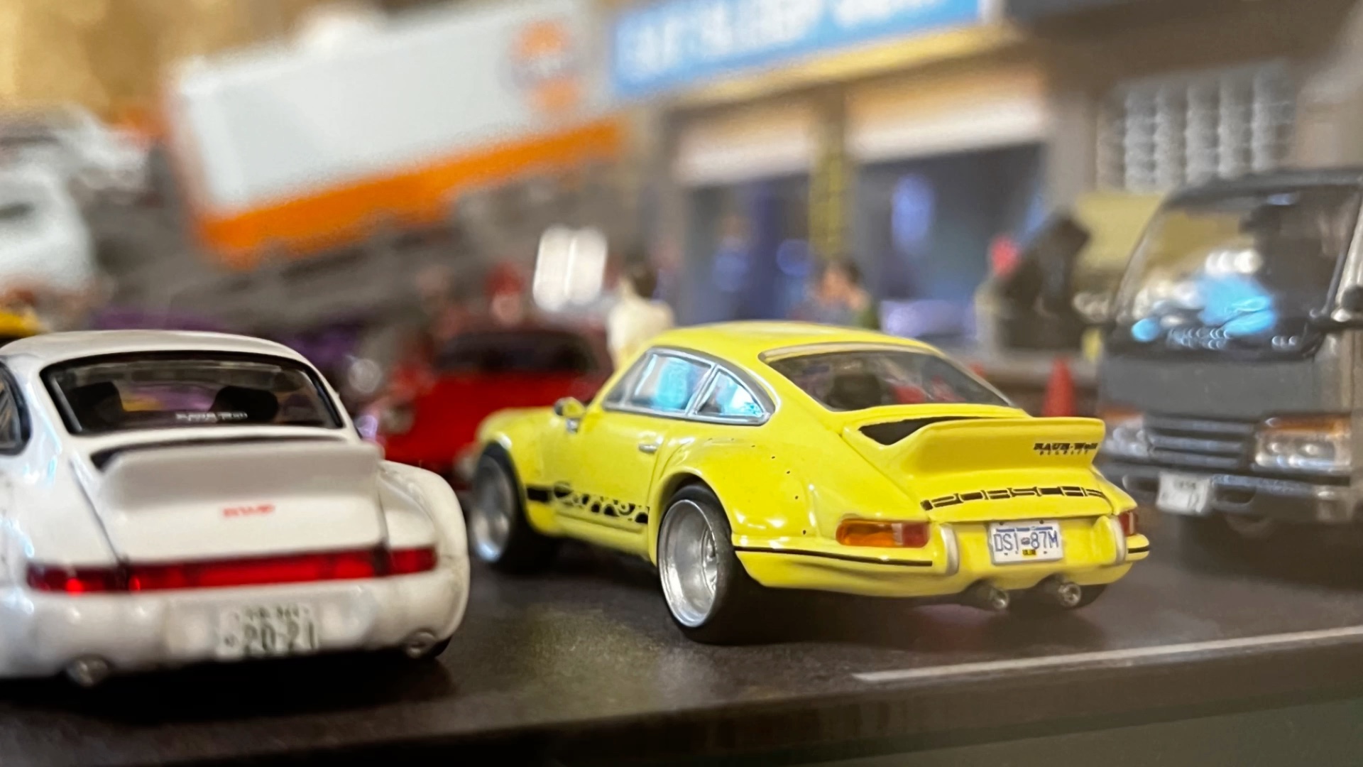 保时捷911的家!第一次剪辑视频希望大家喜欢!制作不易!1/64MINIGT...