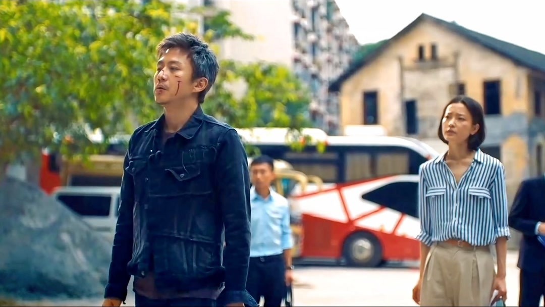 抖音超火伤感情歌周思涵《过客》，歌词太扎心，原来我只是个过客