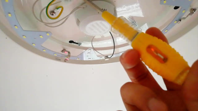 吸顶灯卧室灯、led灯坏了普通家庭如何维修更换?