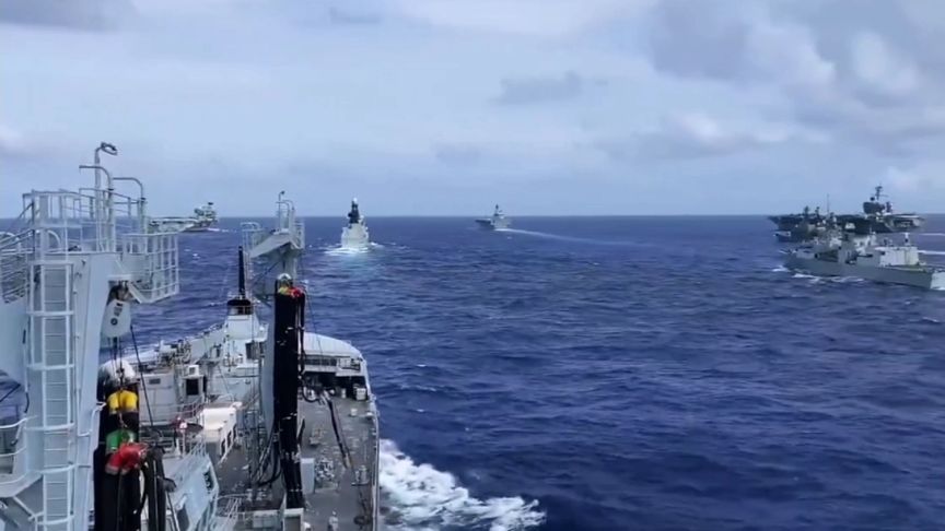 双舰会合!075两栖攻击舰海南舰和广西舰组织登陆突击两栖考核