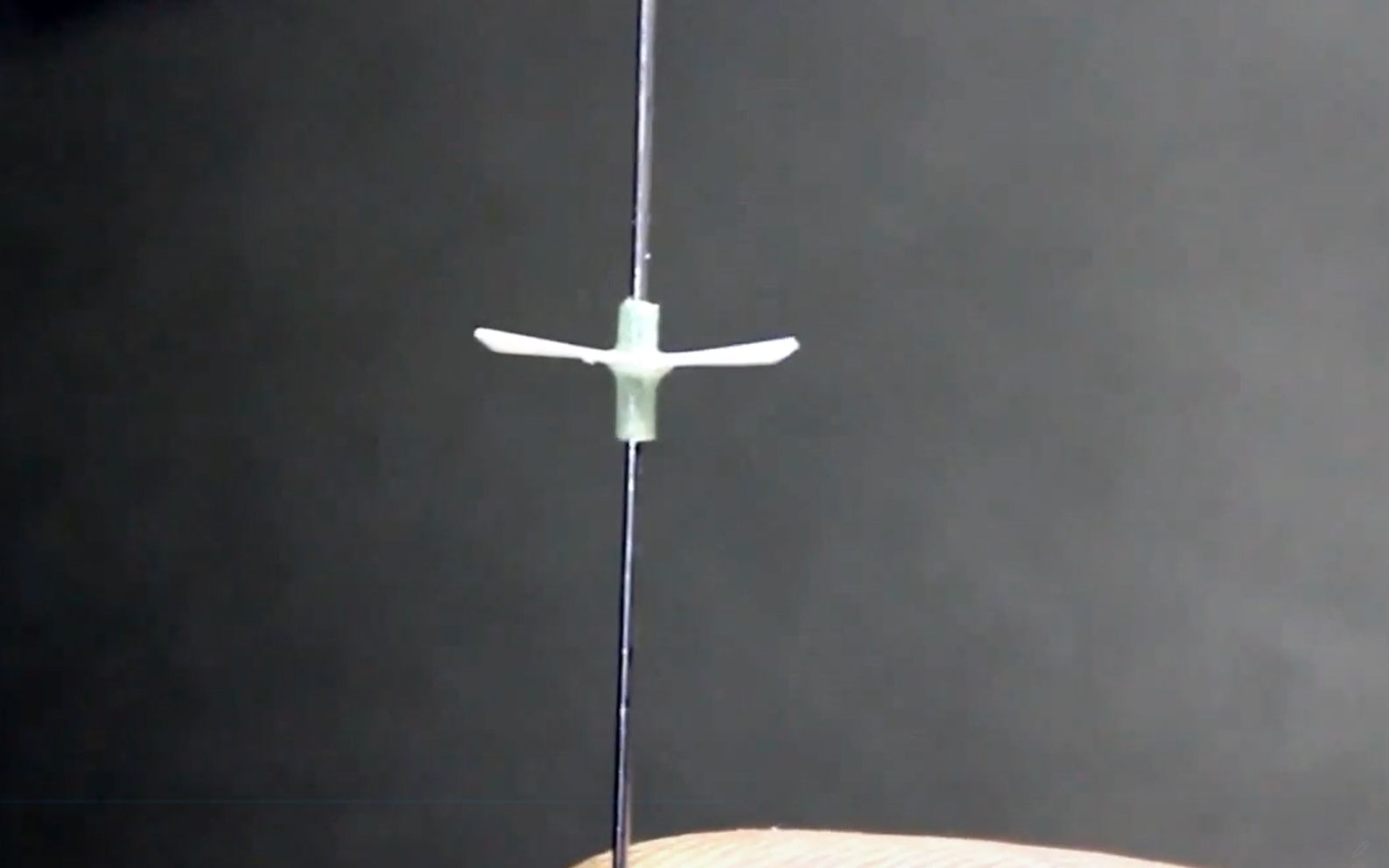 小物钓-制作鱼旋转的螺旋桨用螺旋桨装置