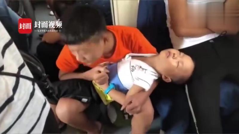 ...睡觉几个小时不嫌累】之前,由广州开往西宁的Z274次列车上发生了...