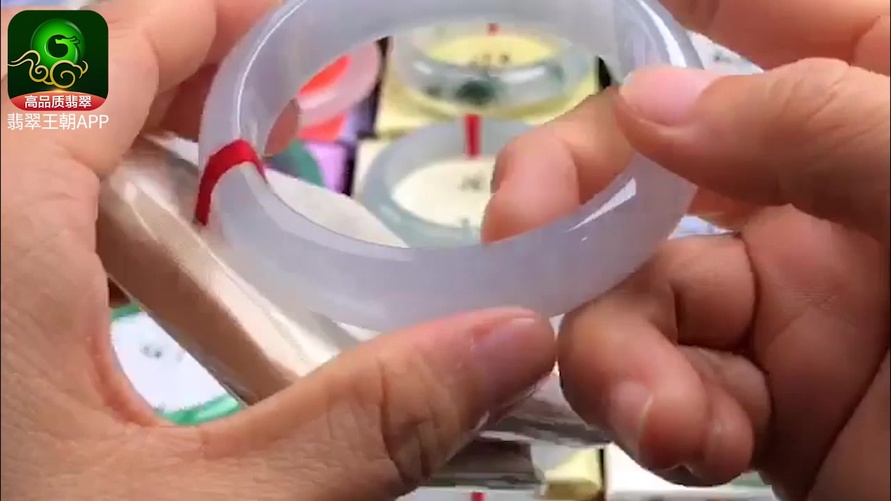 糯冰种满圈翡翠手镯通透纯净_翡翠王朝