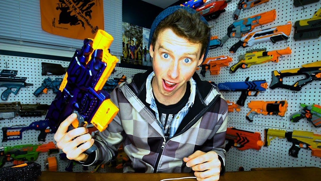 真人CS:新的装备送达!准备出击!